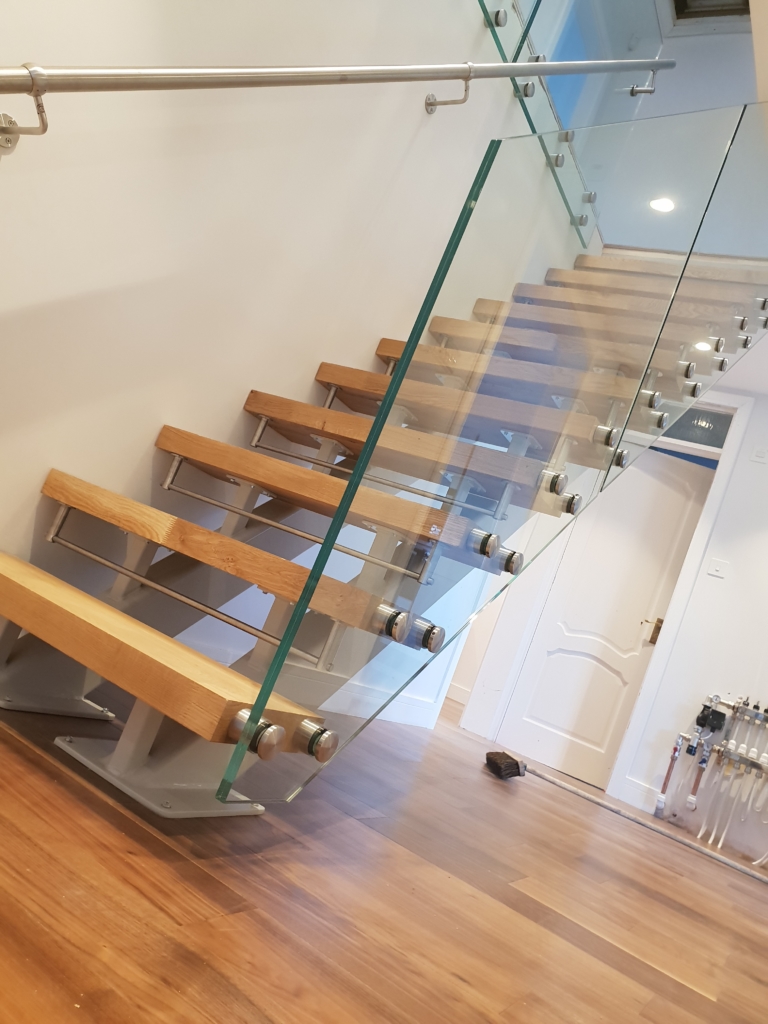 Double-metal-stringer-staircase-London (22) - Brighton Balustrade ...